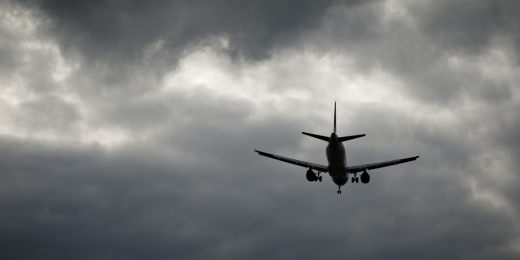 Flying in a Storm: A Safety Guide | SafetyCulture