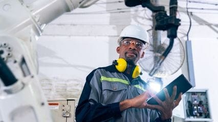 Lone Worker Monitoring: What It Is & How To Do It | SHEQSY