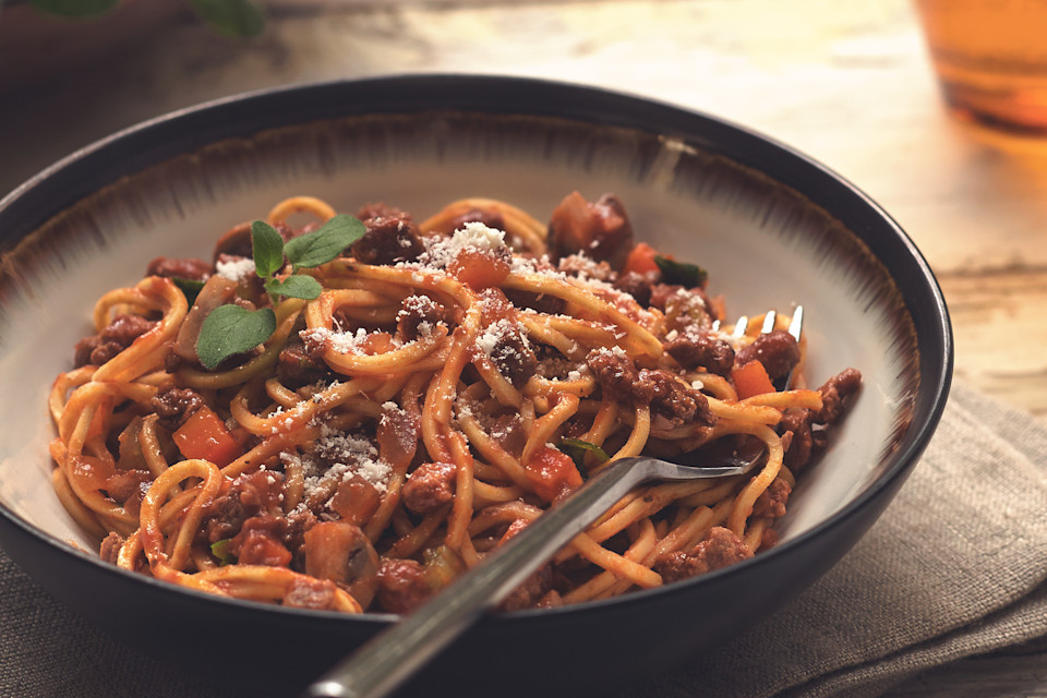 Quick Vegetarian & Meat Free Spaghetti Bolognese Recipe | Quorn