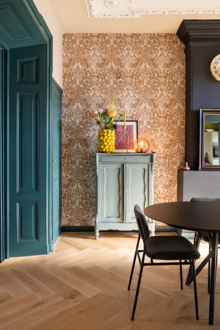 Maak een accentmuur met behang | Karwei
