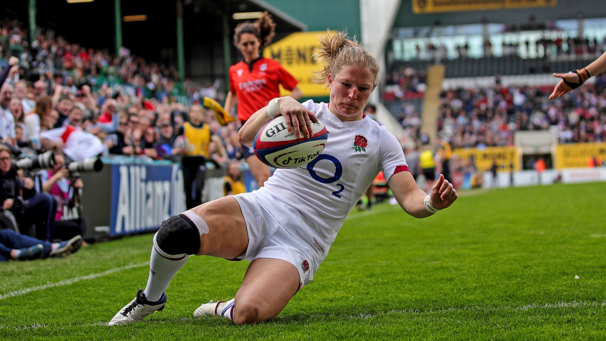 My Rugby Journey: Lydia Thompson - Guinness Women's Six Nations