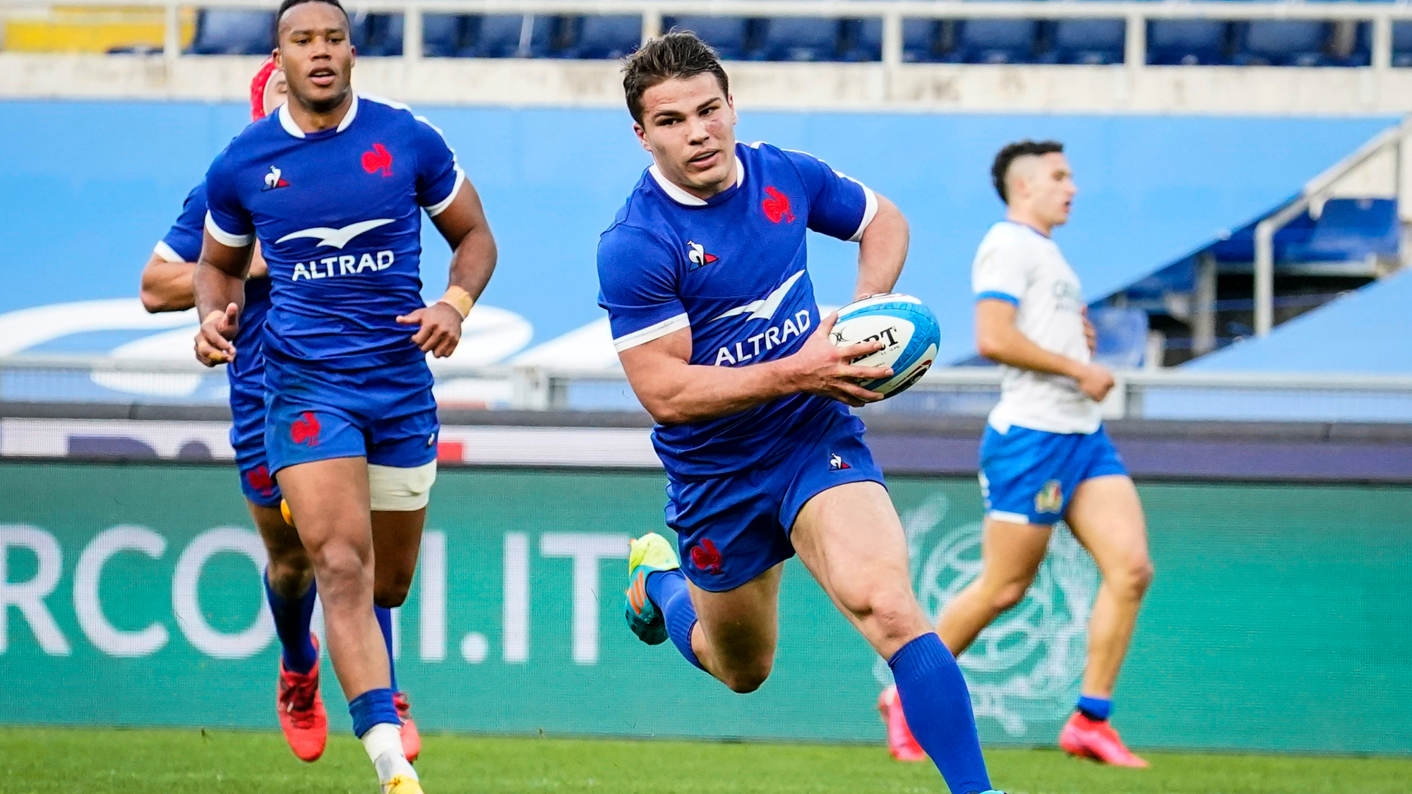 Antoine Dupont élu Meilleur Joueur de la Première Journée du Tournoi des Six Nations - Six ...