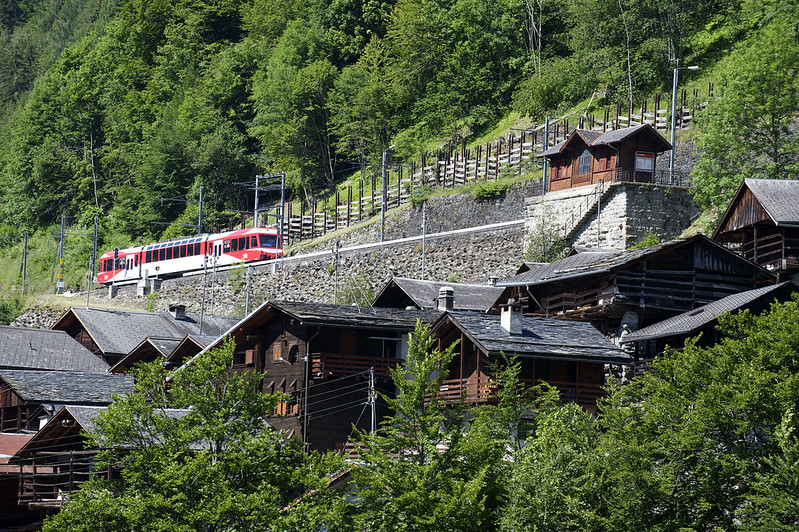 Day Pass Martigny - Chamonix - Martigny aboard the panoramic train ...