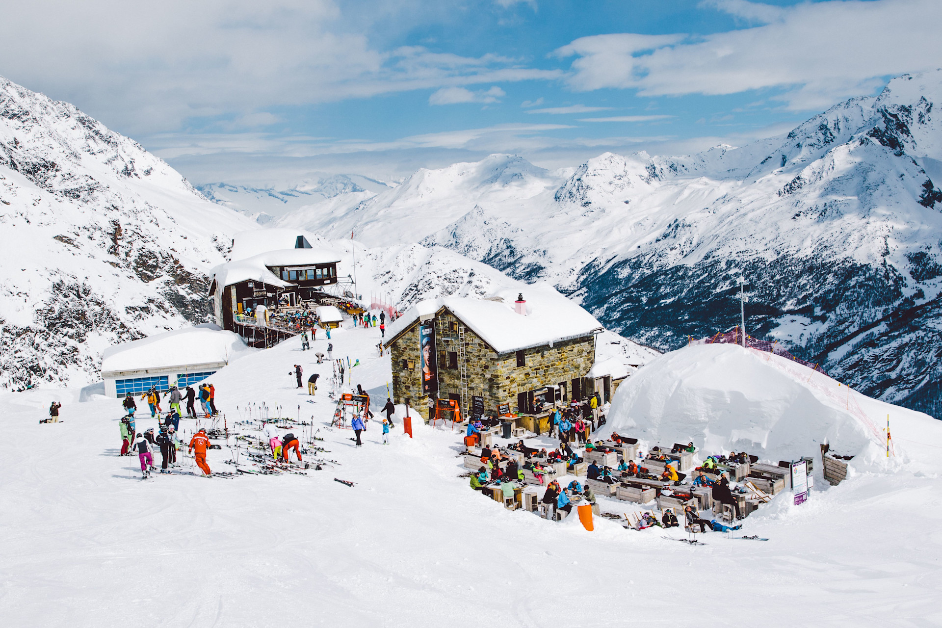 Cable car ride to Längfluh | Saas-Fee | Valais Switzerland
