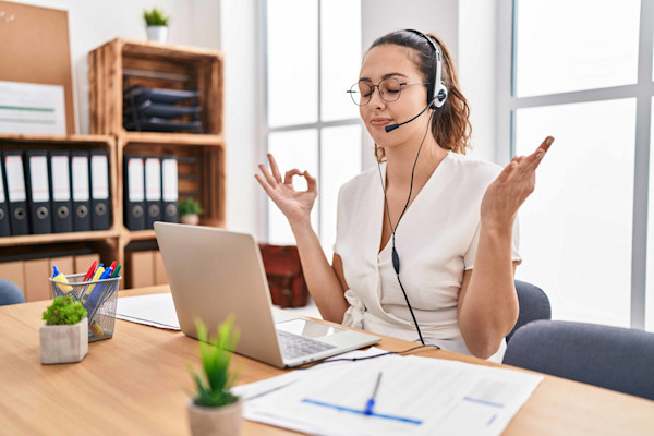 How to manage call-center stress and become a happier agent | Sprinklr