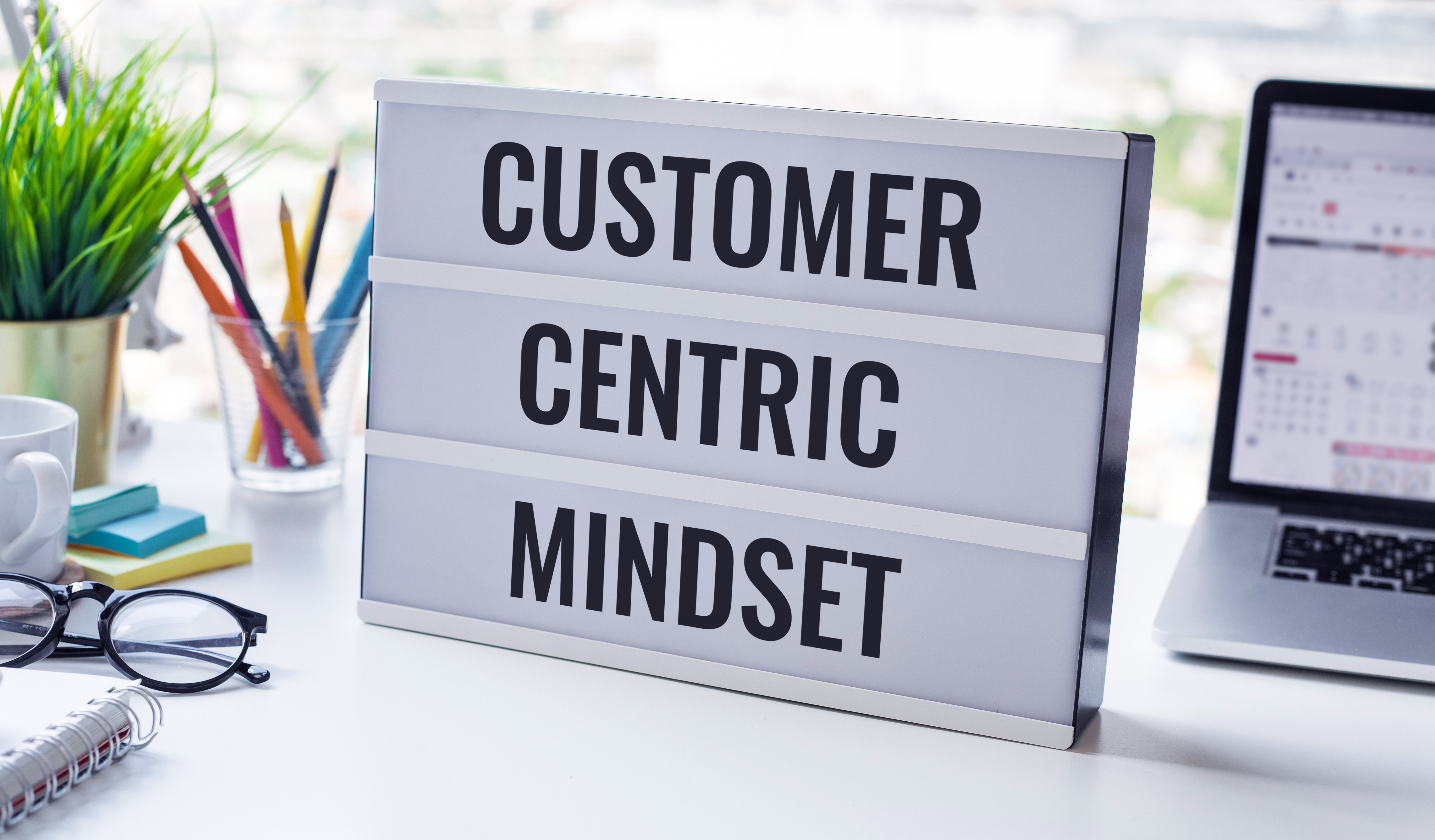 Customer Service Mindset: 10 Secret Tips from Experts | Sprinklr