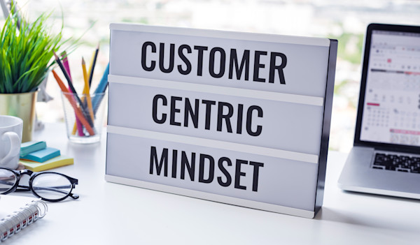 Customer Service Mindset: 10 Secret Tips from Experts | Sprinklr
