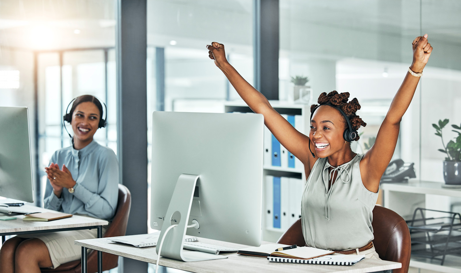 18 Top Call Center Agent Performance Metrics to Track | Sprinklr