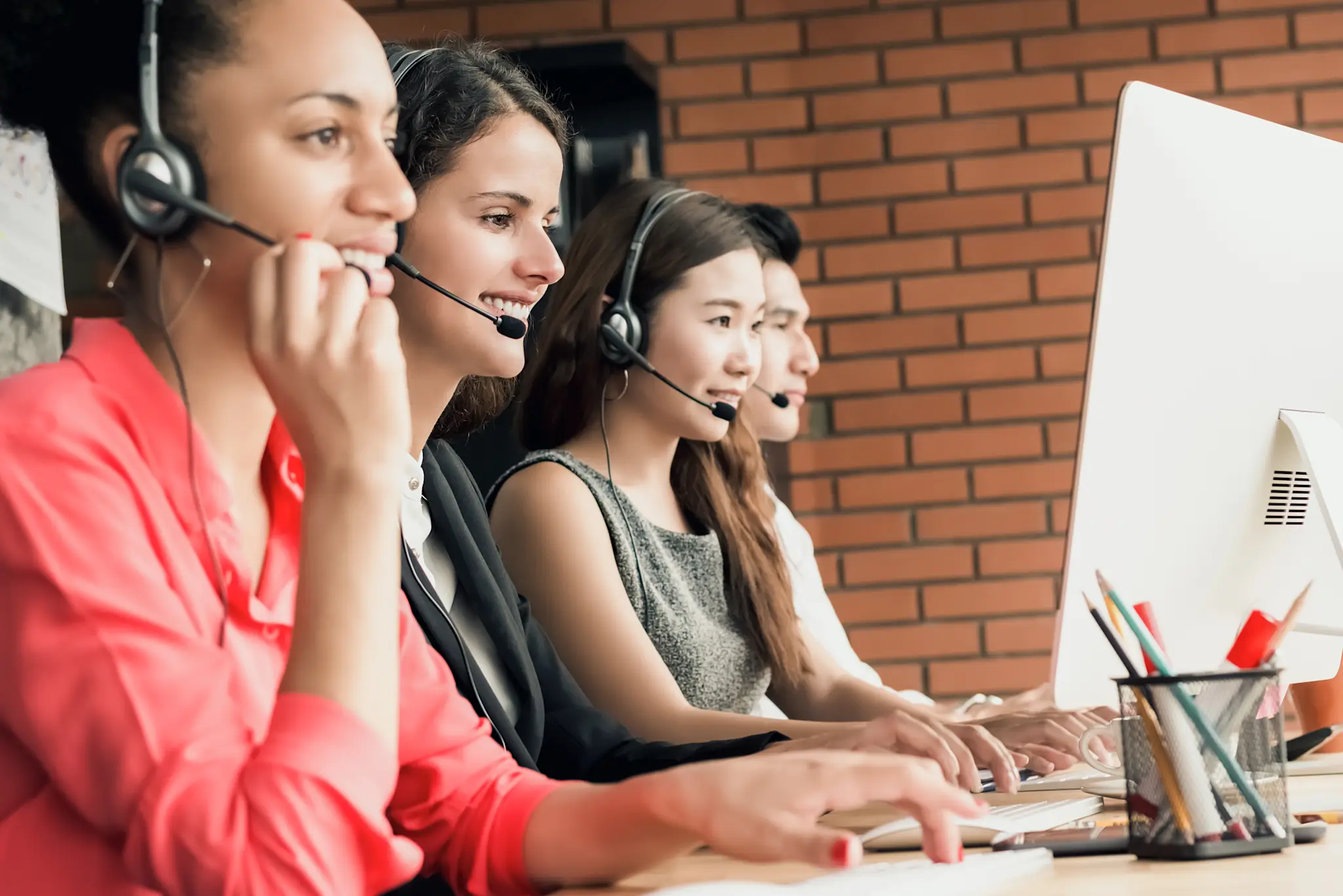 Service Command Center to Monitor Contact Center | Sprinklr