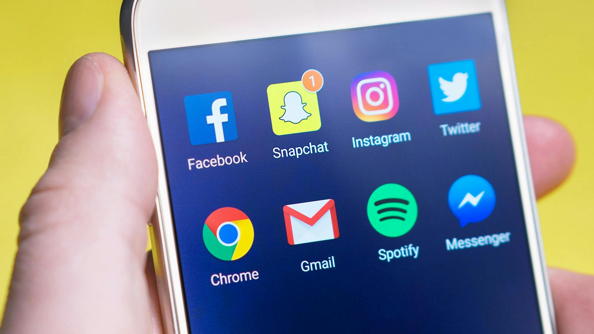 How To Manage Multiple Social Media Accounts (10 Tips + Tools) | Sprinklr
