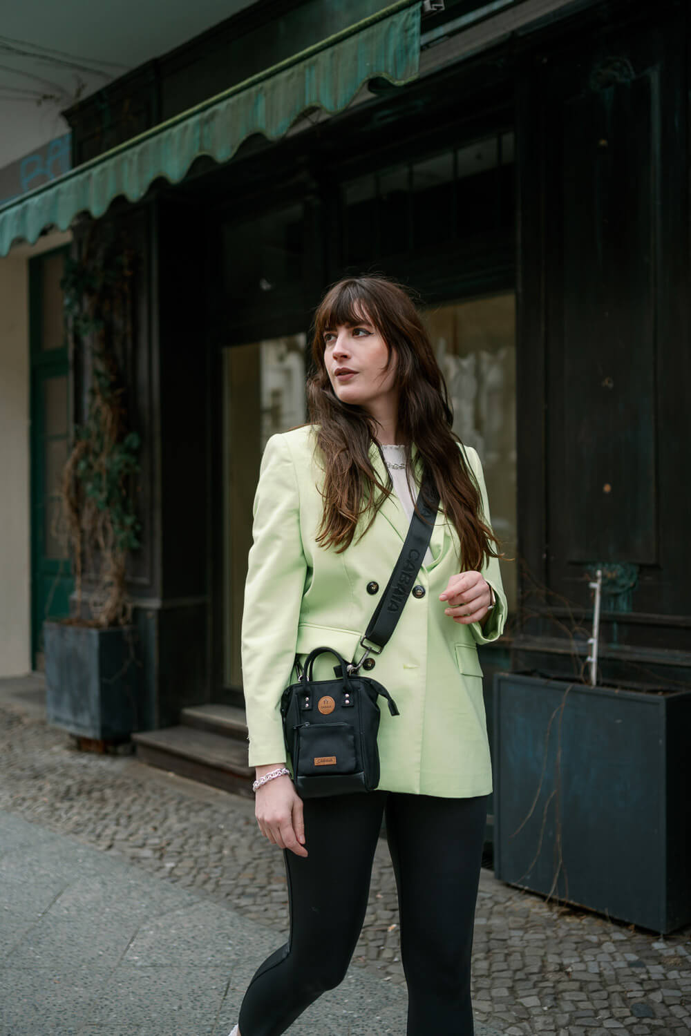 Frühlings-Basics, die zu Sneaker passen - Shoelove by Deichmann