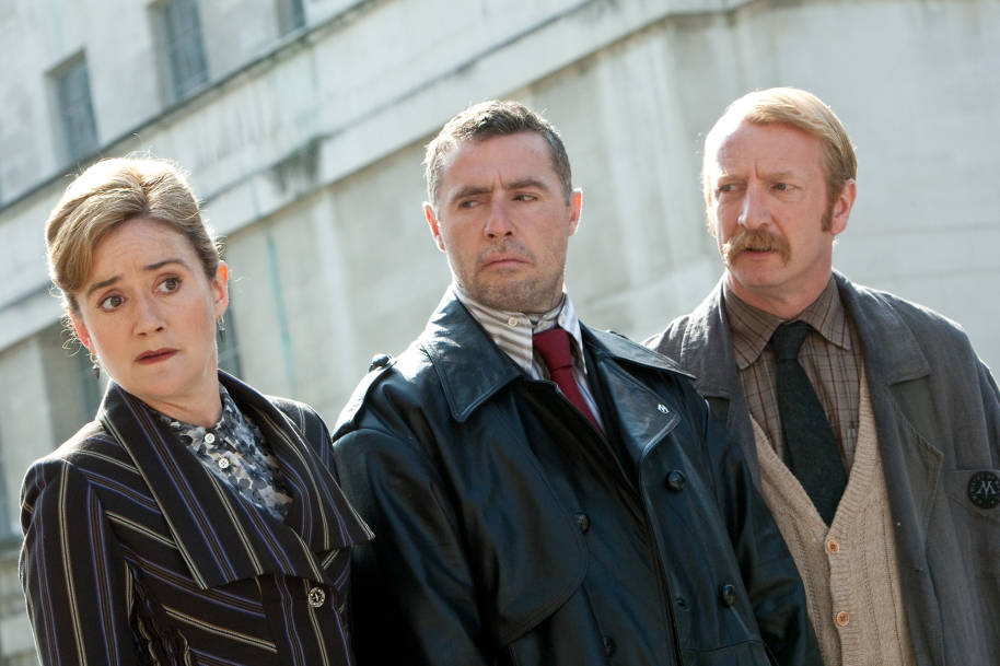 Harry Potter | Into the Pensieve: Ministry mayhem and Mafalda Hopkirk ...