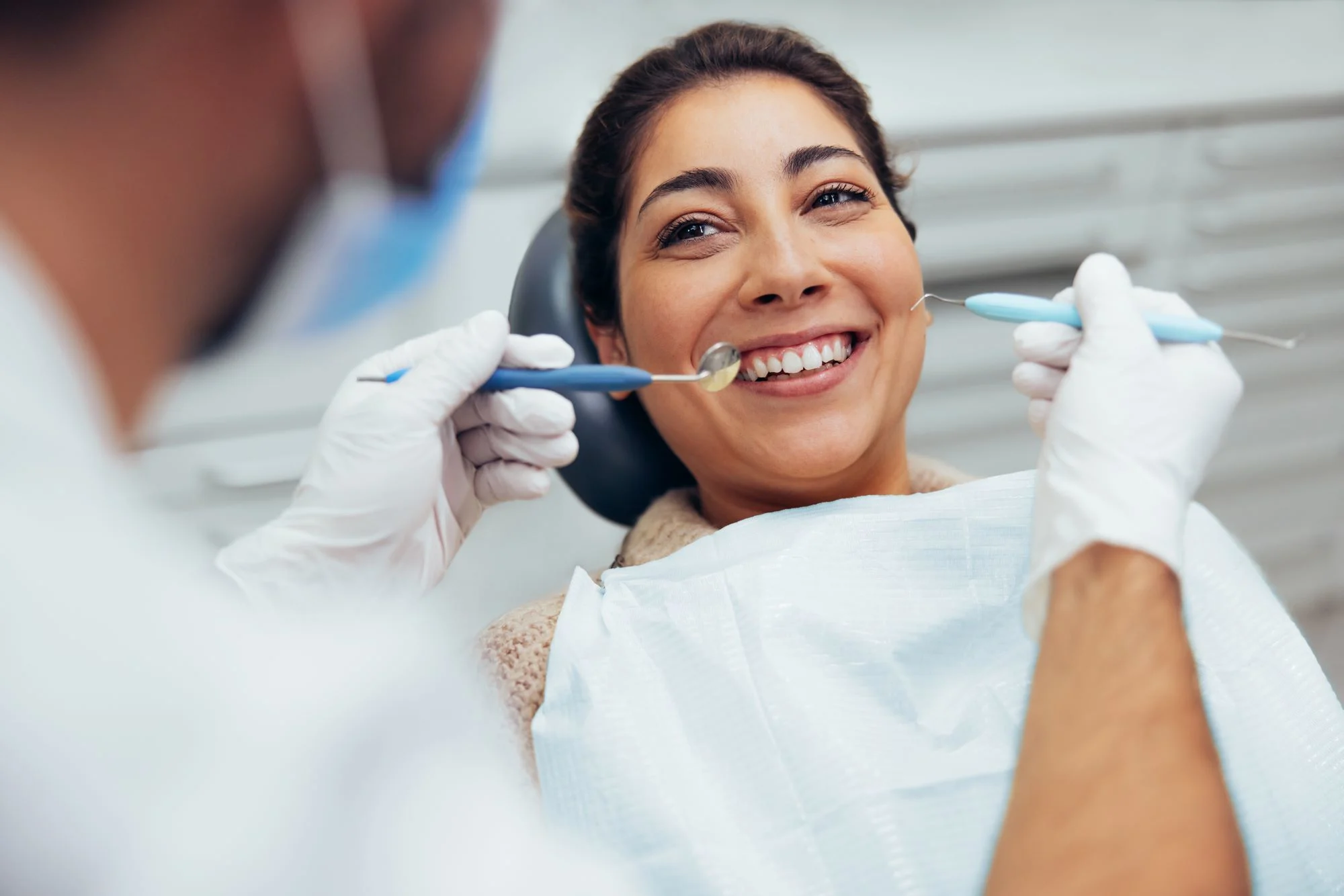A fogszuvasodás és a fogromlás korai jelei: Mire kell figyelni? | Oral-B HU