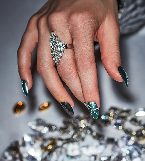 Frosted in Fir Snowflake Linework Embellished Pro Nail Art | OPI.com