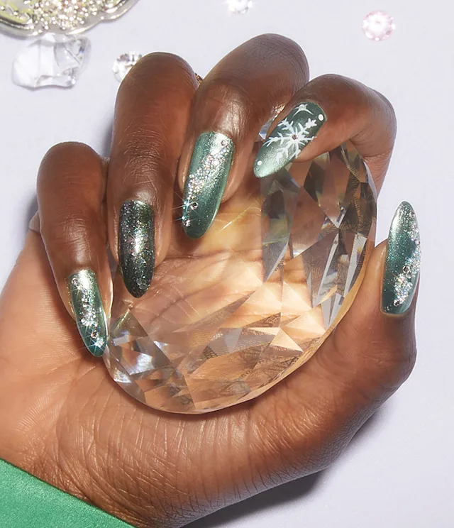 Frosted in Fir Snowflake Linework Embellished Pro Nail Art | OPI.com