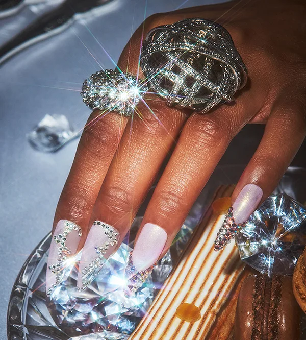 Frosted in Fir Snowflake Linework Embellished Pro Nail Art | OPI.com