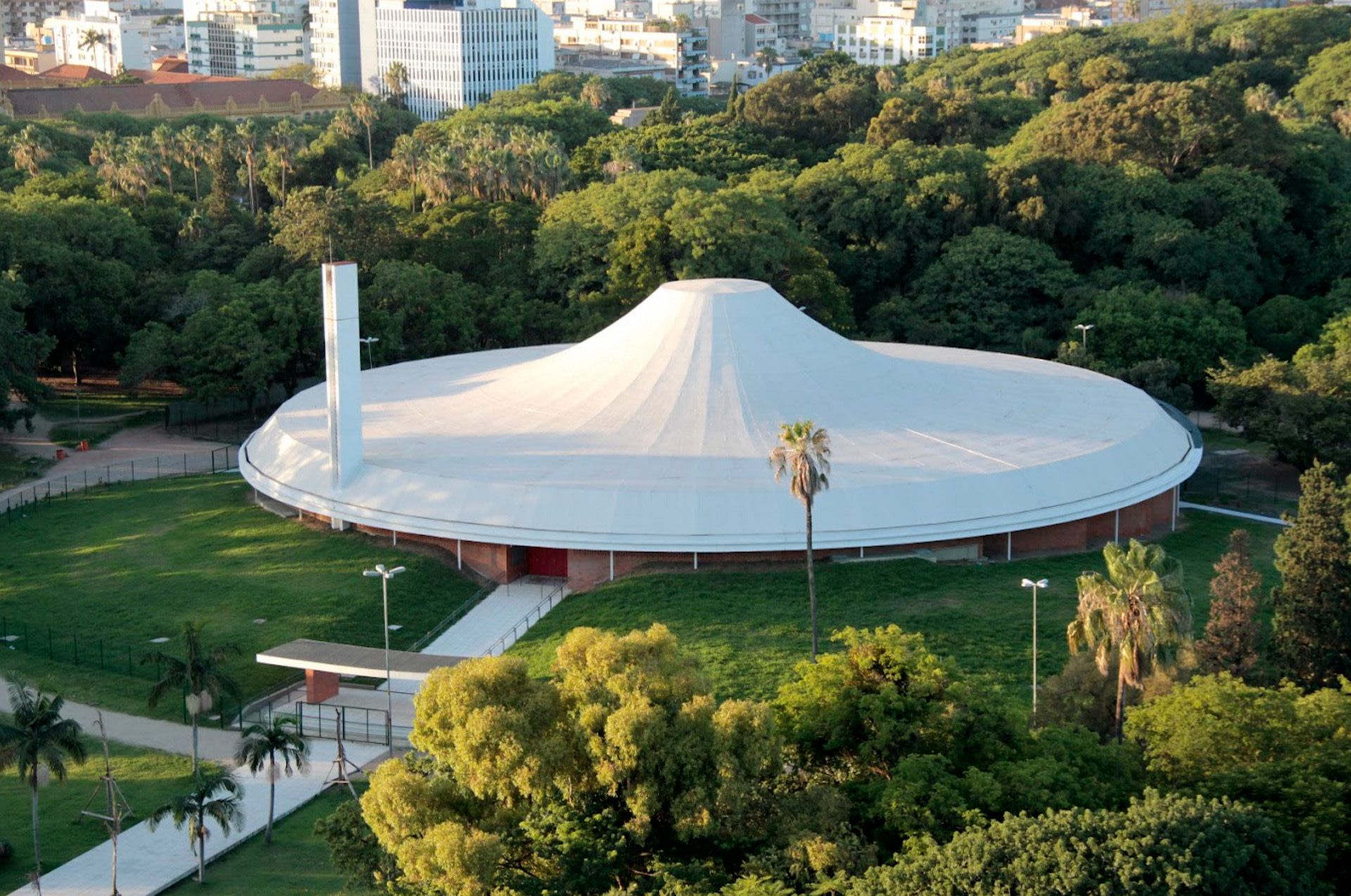 Conheça Auditório Araújo Vianna - Farroupilha , Porto Alegre - QuintoAndar
