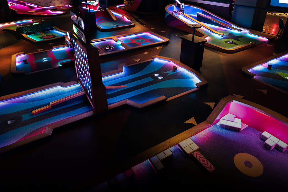 Puttshack Minneapolis | Upscale Mini Golf, Bar & Restaurant