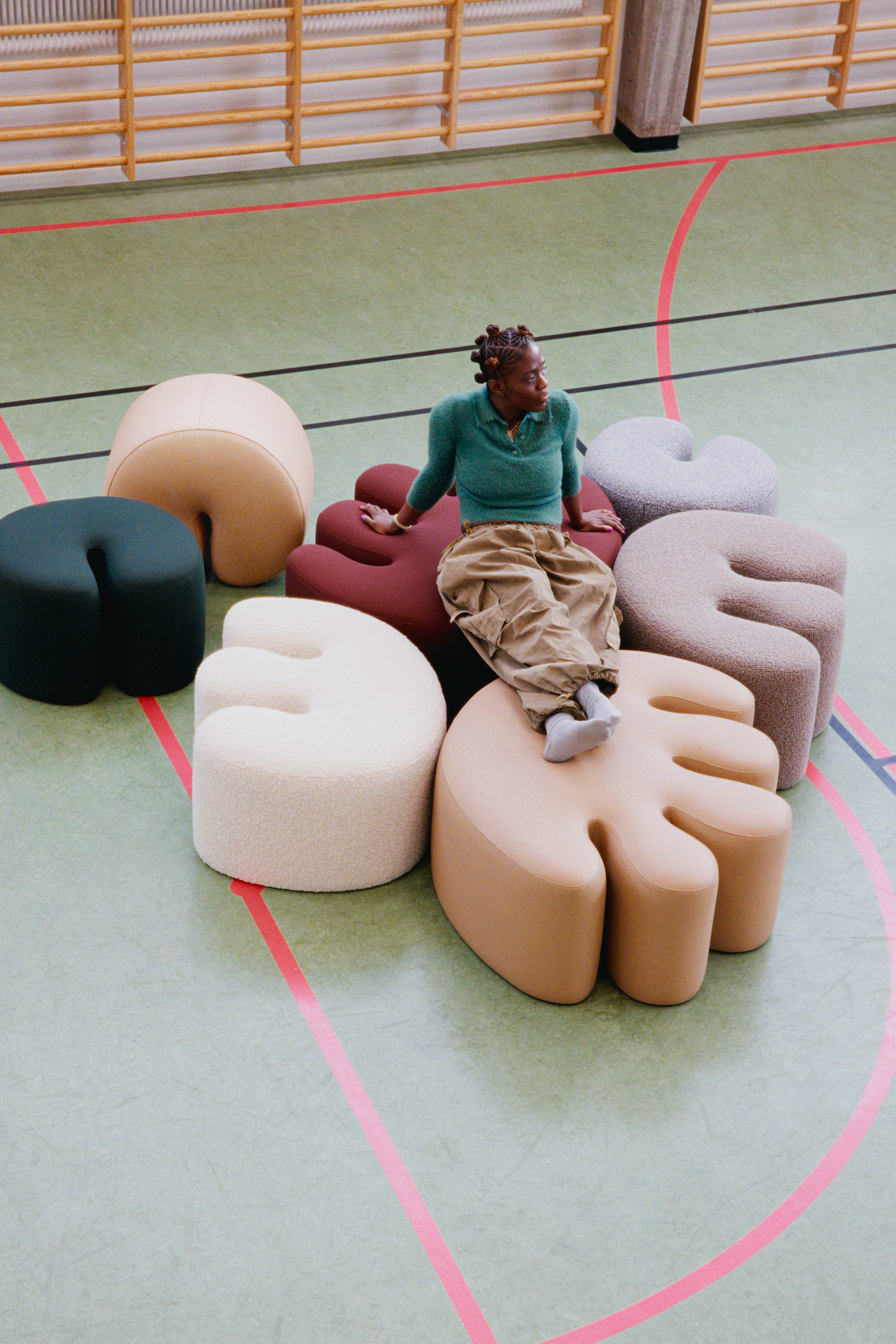 Imaginative designs of obsessive quality — Hem