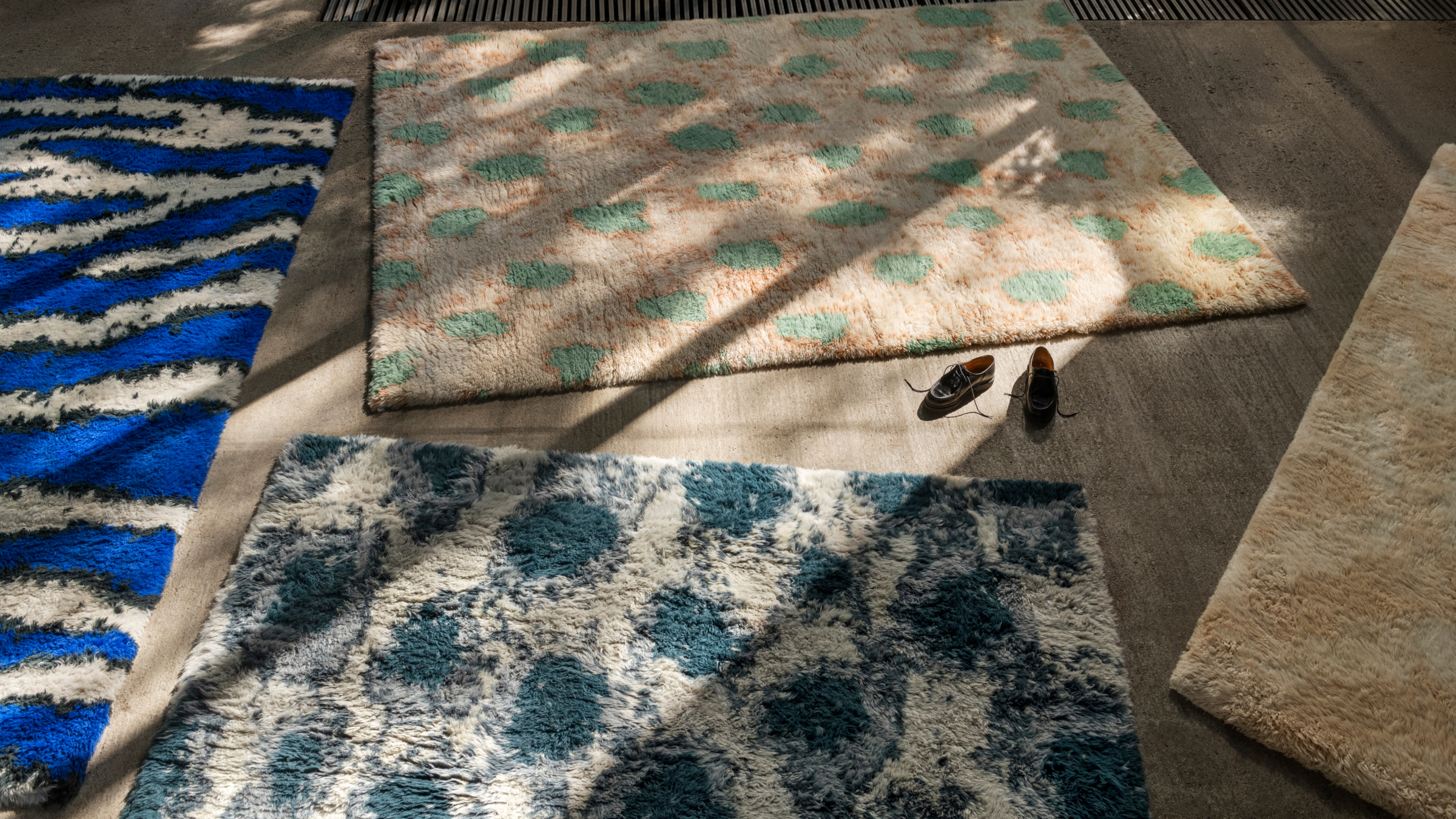 Imaginative designs of obsessive quality — Hem