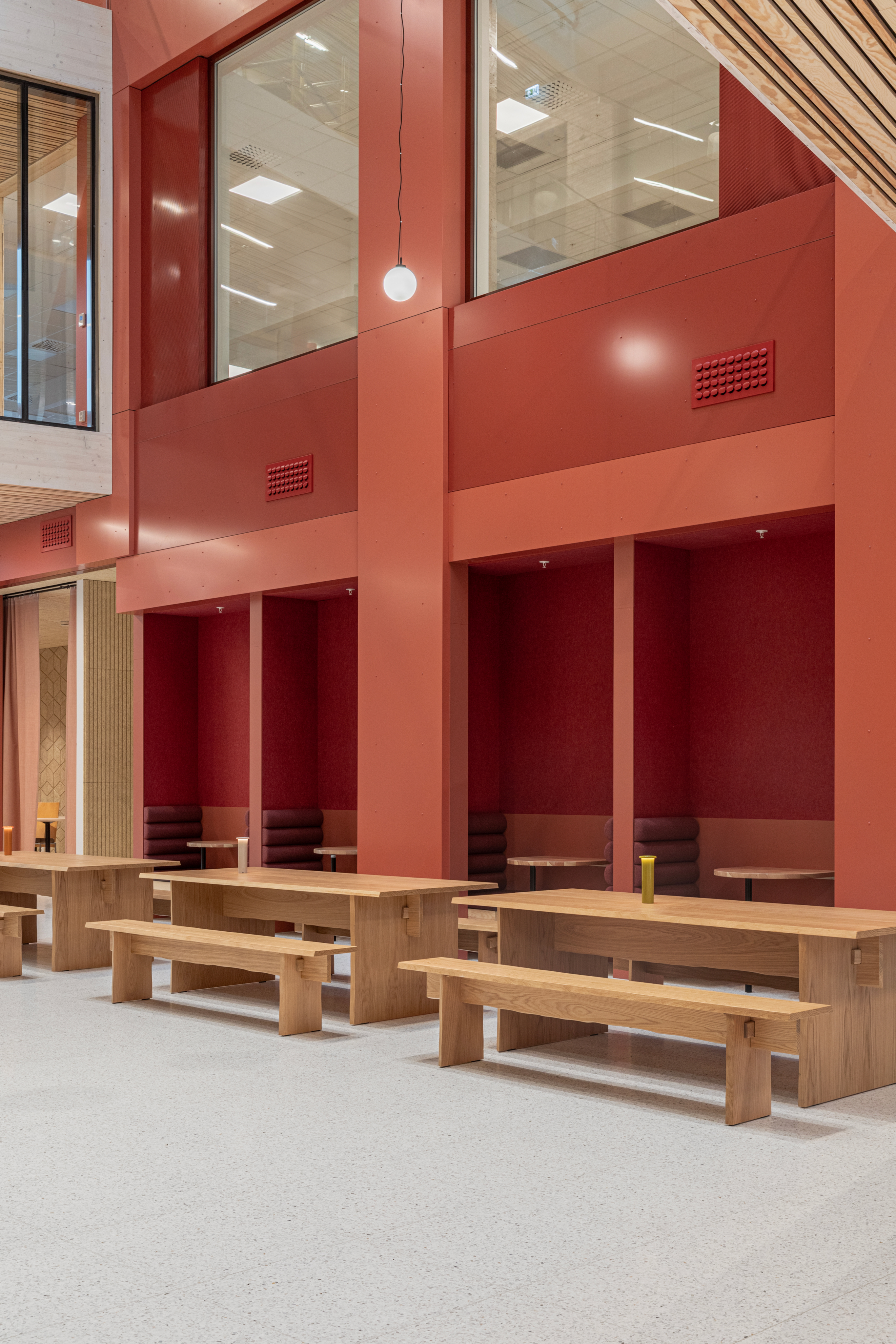 Imaginative designs of obsessive quality — Hem