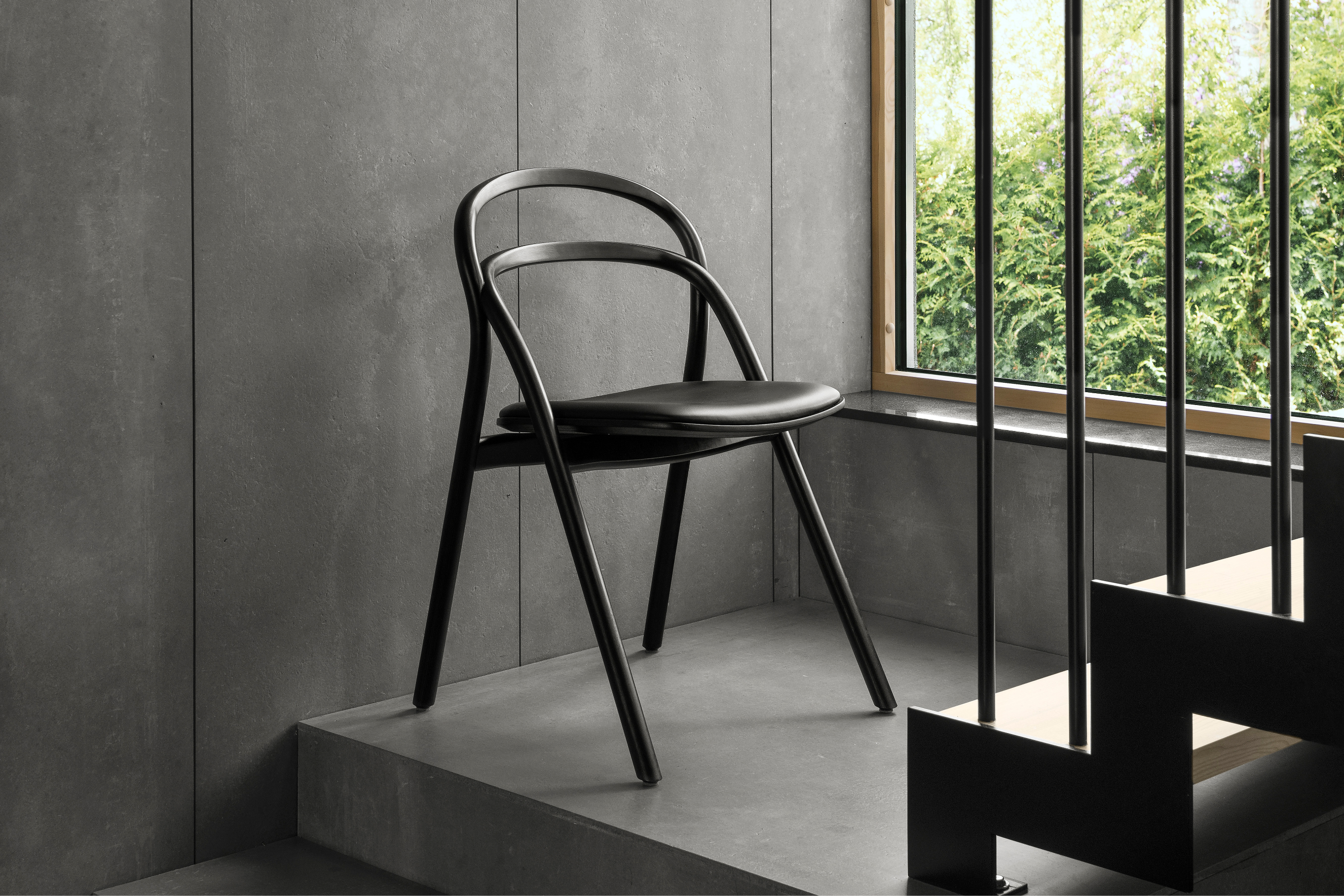 Udon Chair, Black / Black Leather — Hem