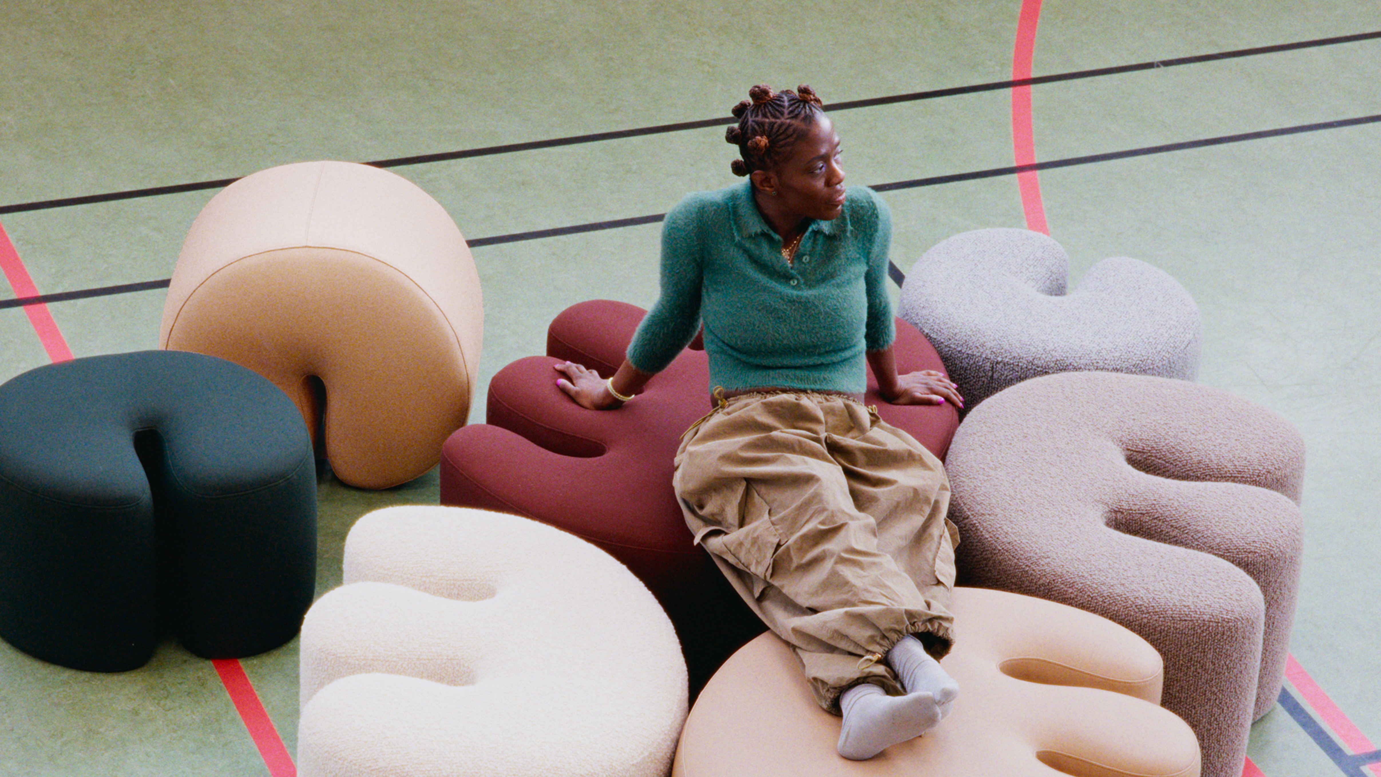Imaginative designs of obsessive quality — Hem