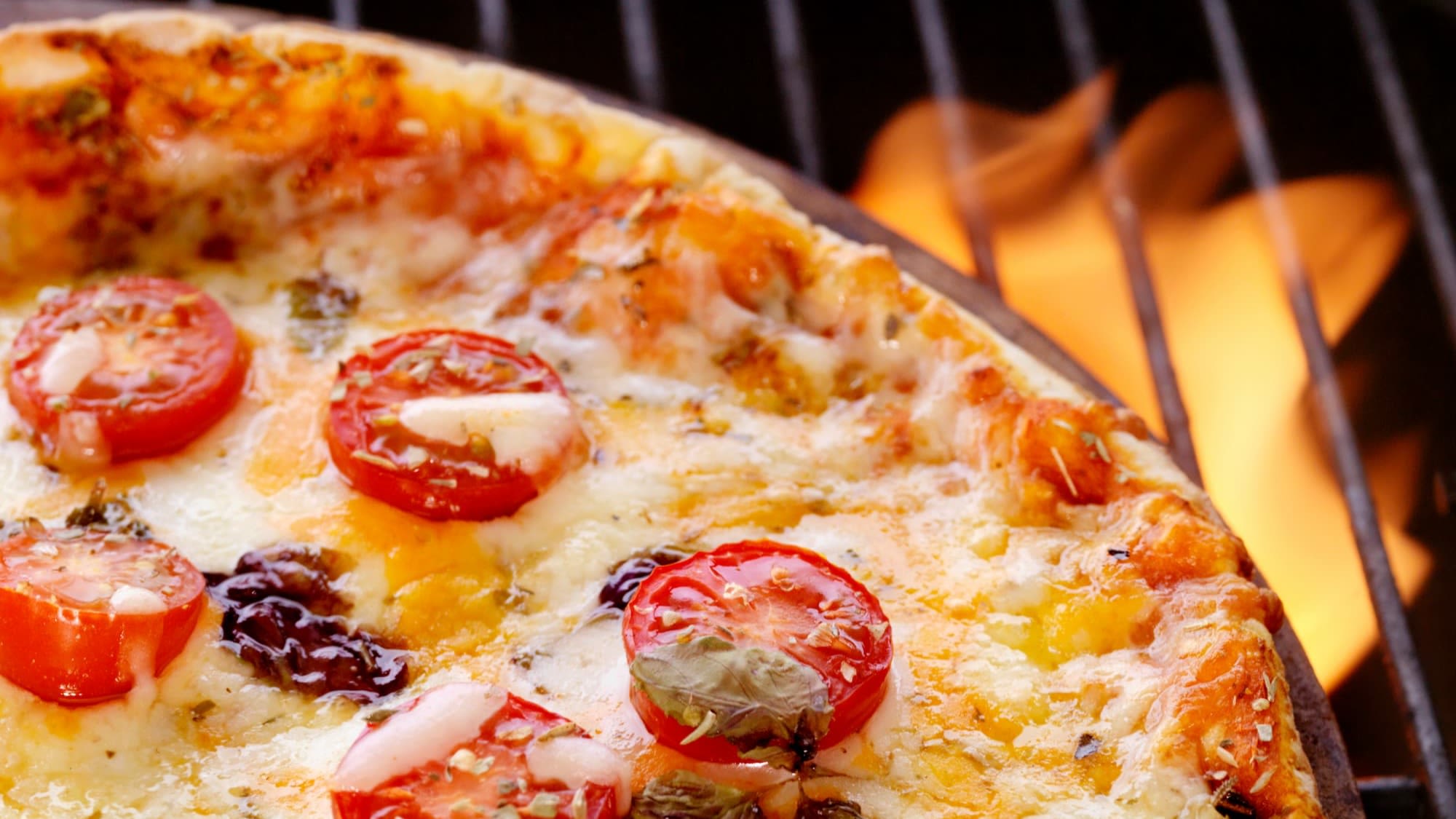 Zo bak je een overheerlijke pizza op de BBQ - Aveve