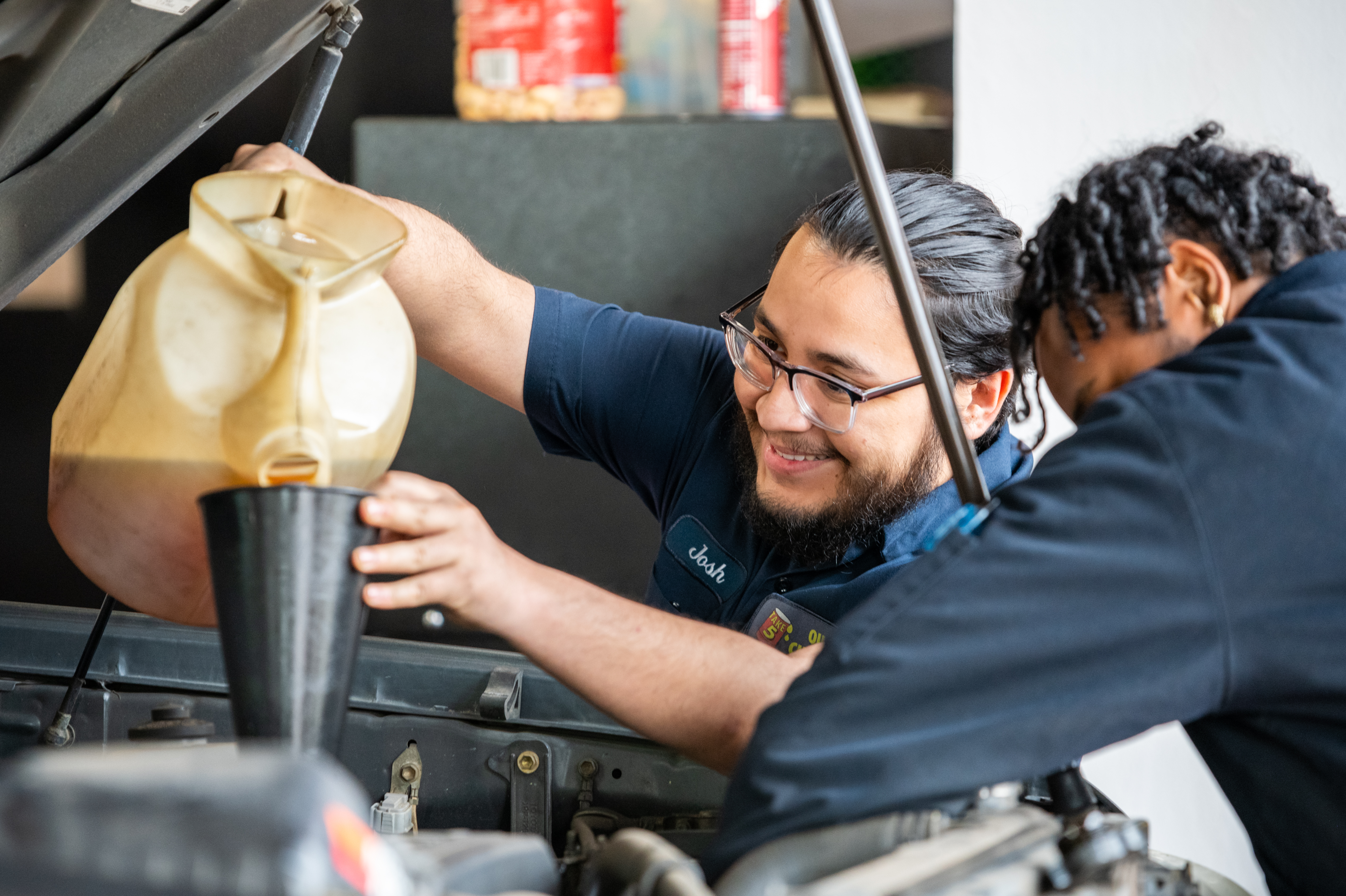 Find a Car Wash and Oil Change Location Near You!