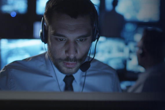 Is professional monitoring right for me? | SimpliSafe Home Security Blog