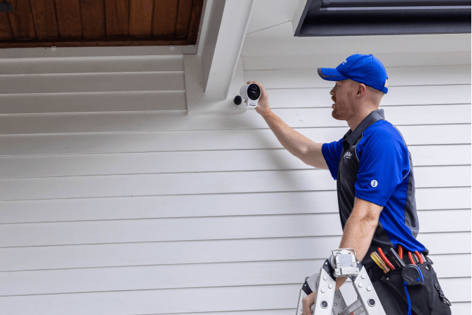 Outdoor Alarm Security Bell Box | SimpliSafe