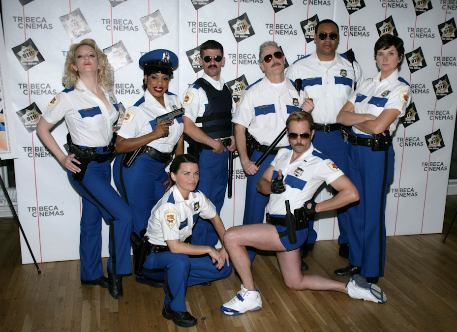 Thomas Lennon and Mary Birdsong Get Into The Holiday Spirit In 'Reno ...