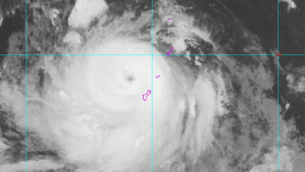 Typhoon Mawar Flips Cars, Cuts Power on Guam as Scope of Damage Emerges ...