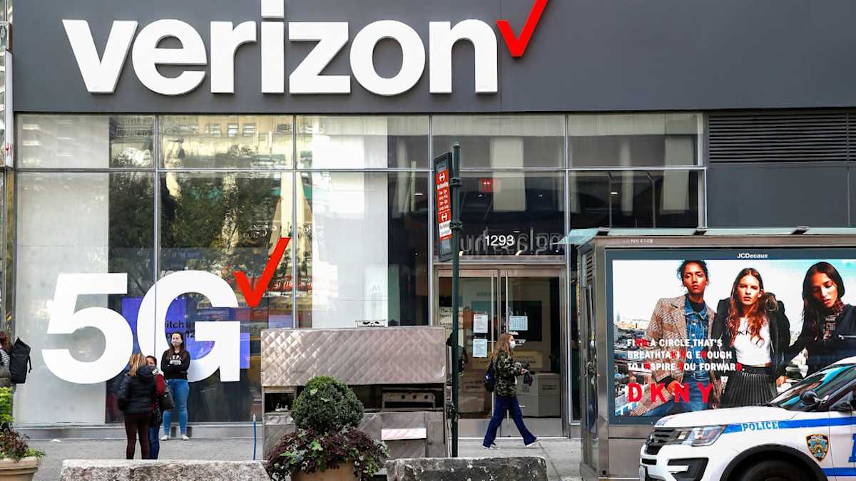 Verizon Partners With Amazon Low-Orbit Satellites to Bridge Rural ...