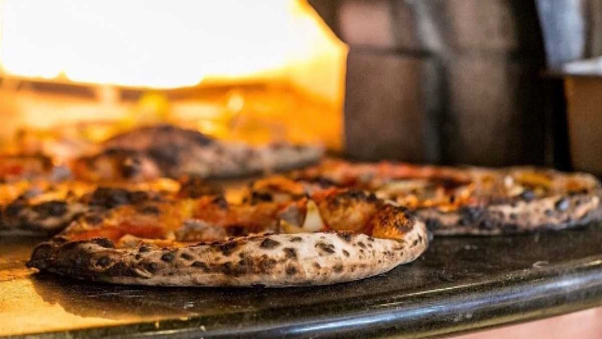Making and Tasting Fresh, Wood-Fired Pizza at L'Amico