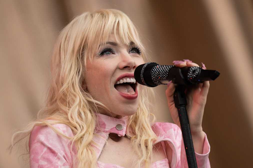 Carly Rae Jepsen Releases New Album