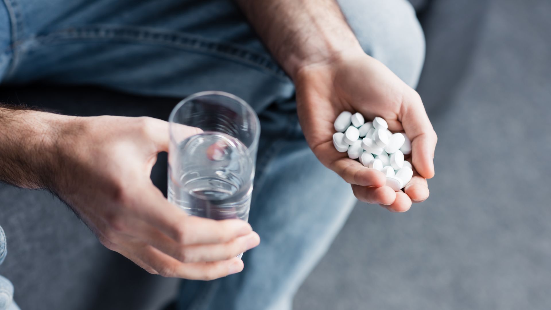 Oxycontin Addiction: Identifying the Warning Signs and Getting Help