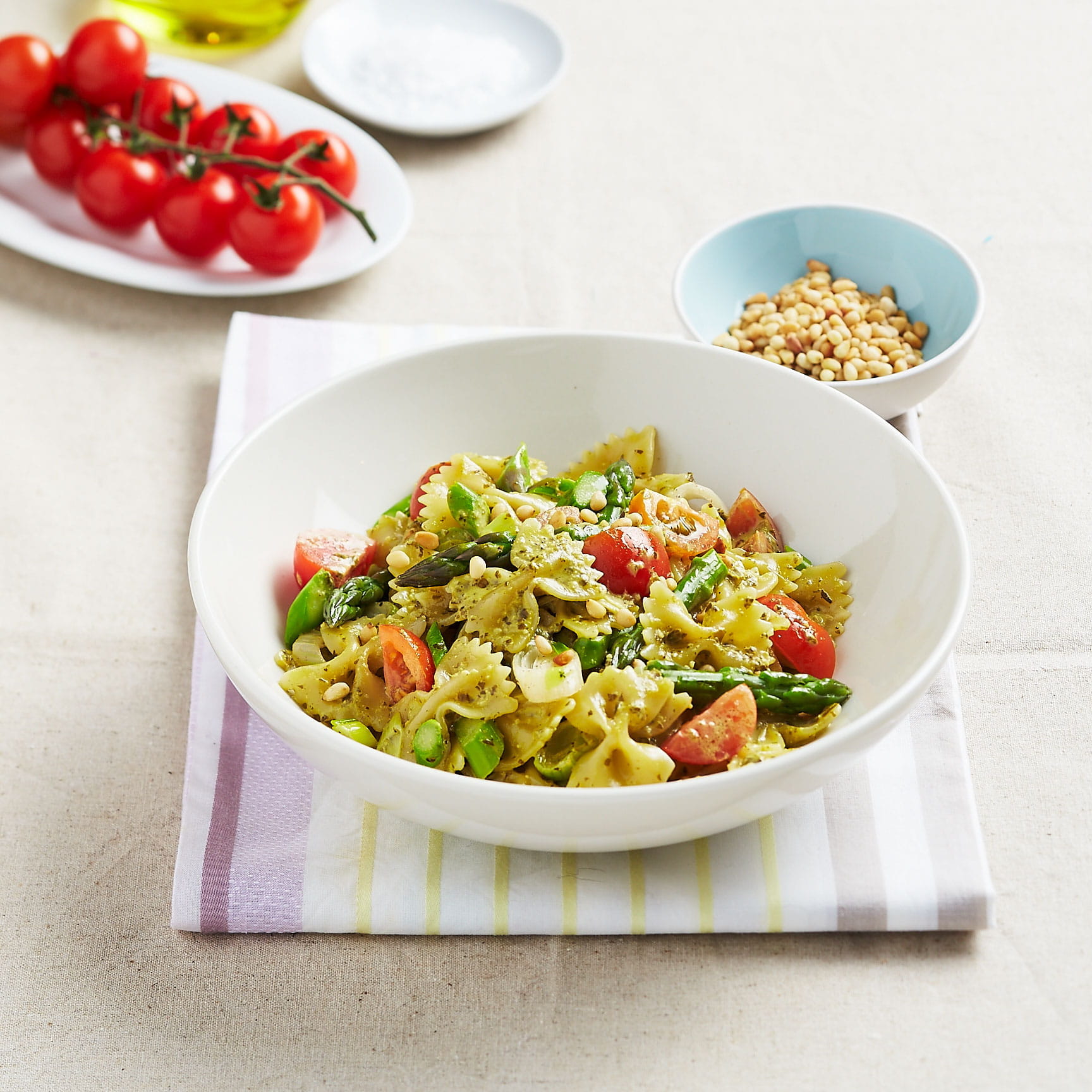 Barilla Farfalle With Basil & Rocket Pesto, Asparagus and Cherry ...