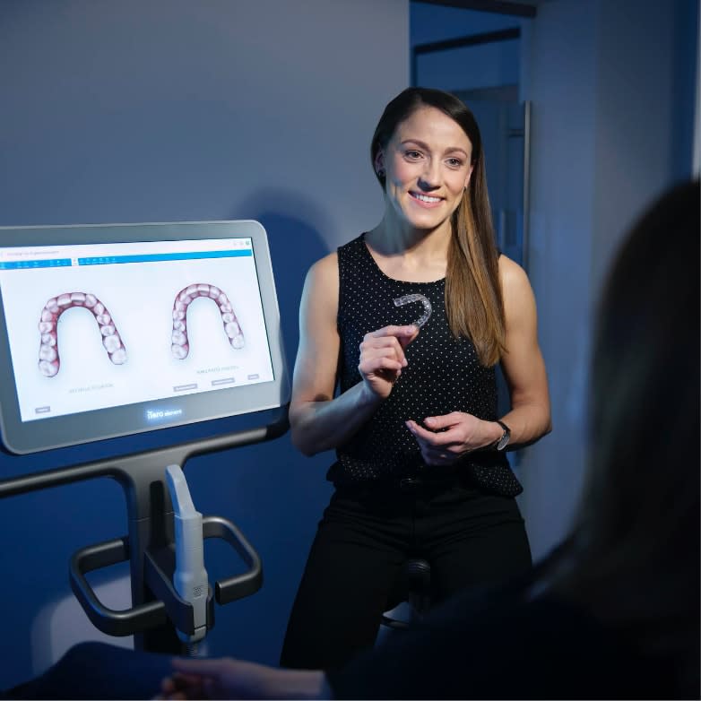 θεραπεία Invisalign | διάφανοι νάρθηκες Invisalign