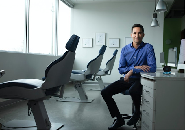 θεραπεία Invisalign | διάφανοι νάρθηκες Invisalign