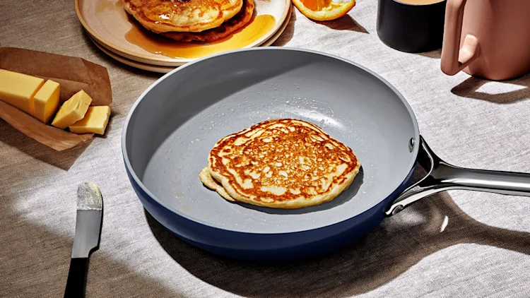 Types of Frying Pans: A Materials, Coatings, and Sizes Guide | Caraway