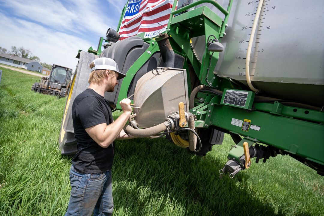 Understanding Adjuvants to Optimize Crop Protection [Video] | FBN