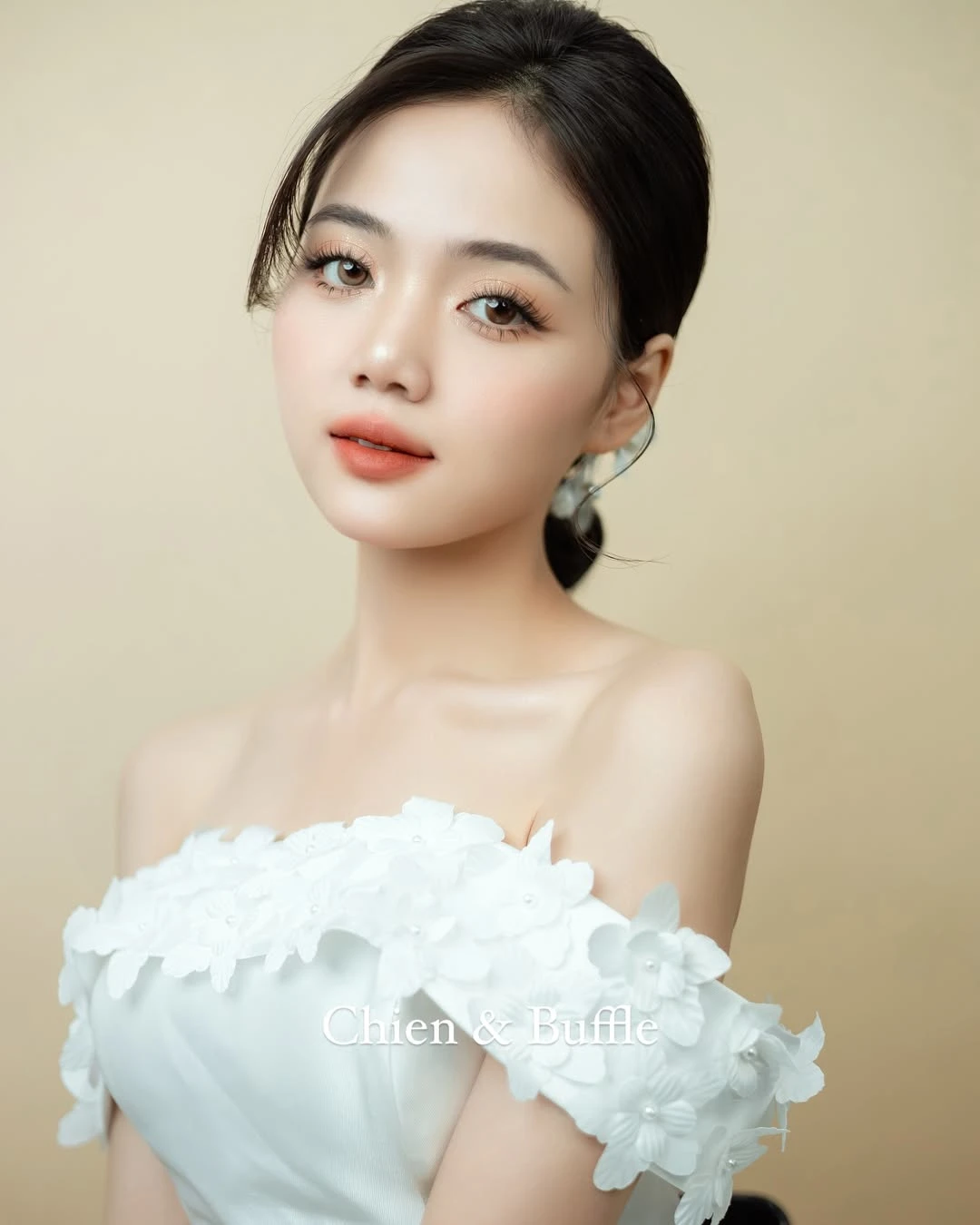 What Is Thai Makeup? Bridal Style Inspiration & Top Thai Makeup Artists ...