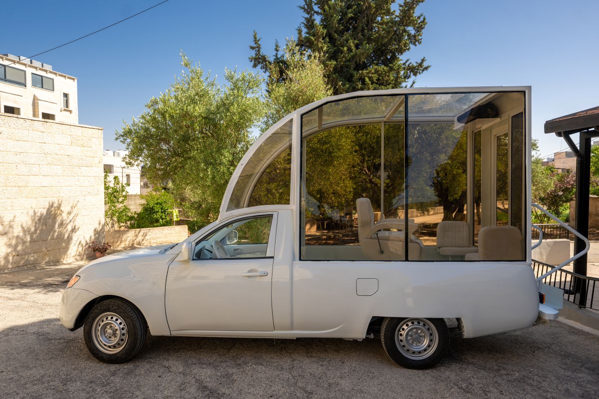 Vehicle of Hope: Former Popemobile unveiled as mobile clinic for Gaza’s ...