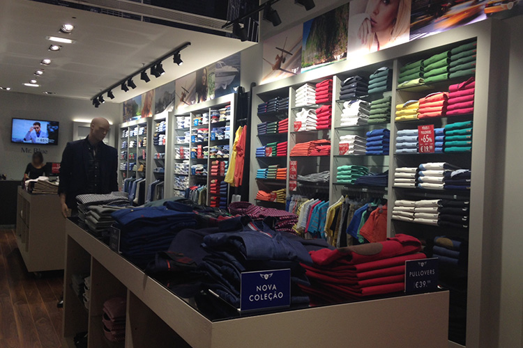 Mr Blue | MAR Shopping Matosinhos
