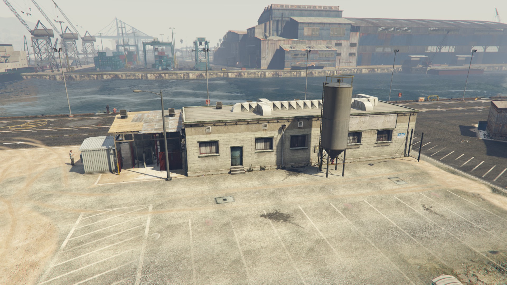 White Widow Garage - Small Cargo Warehouse in GTA Online on the GTA 5 ...
