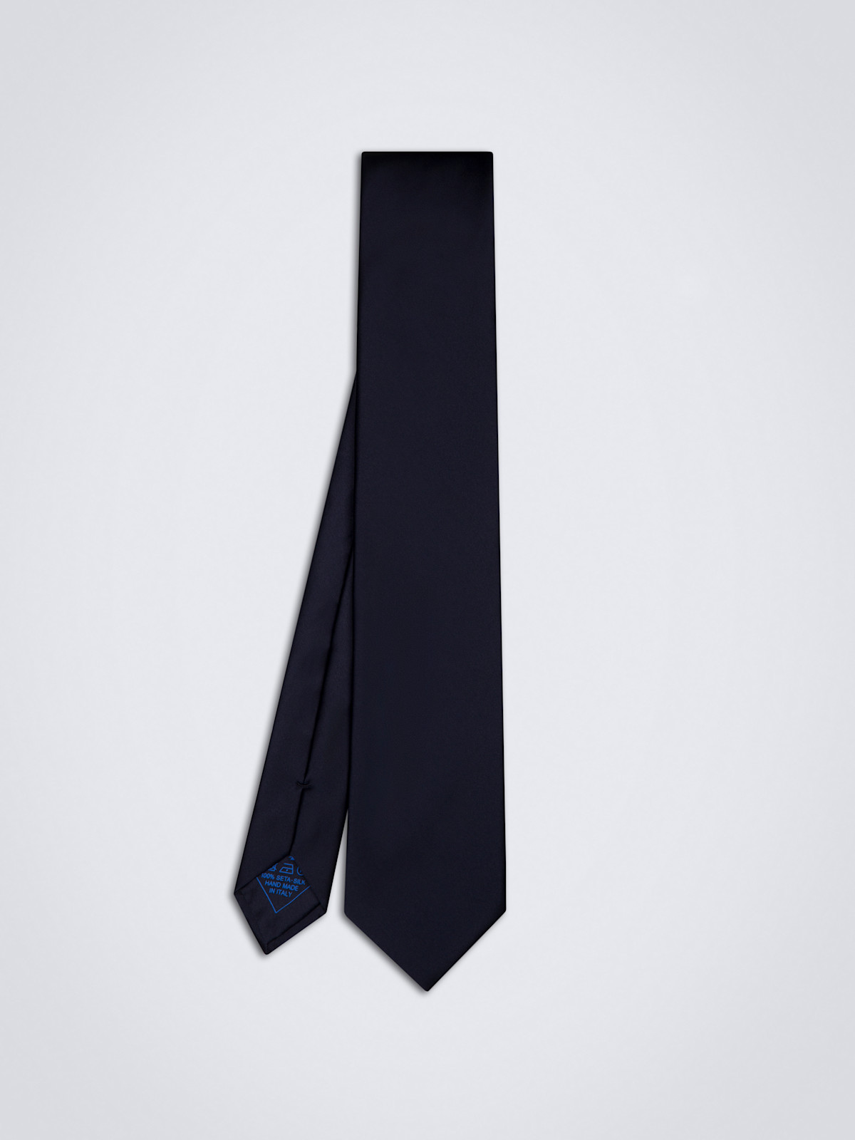 Essential navy blue silk tie
