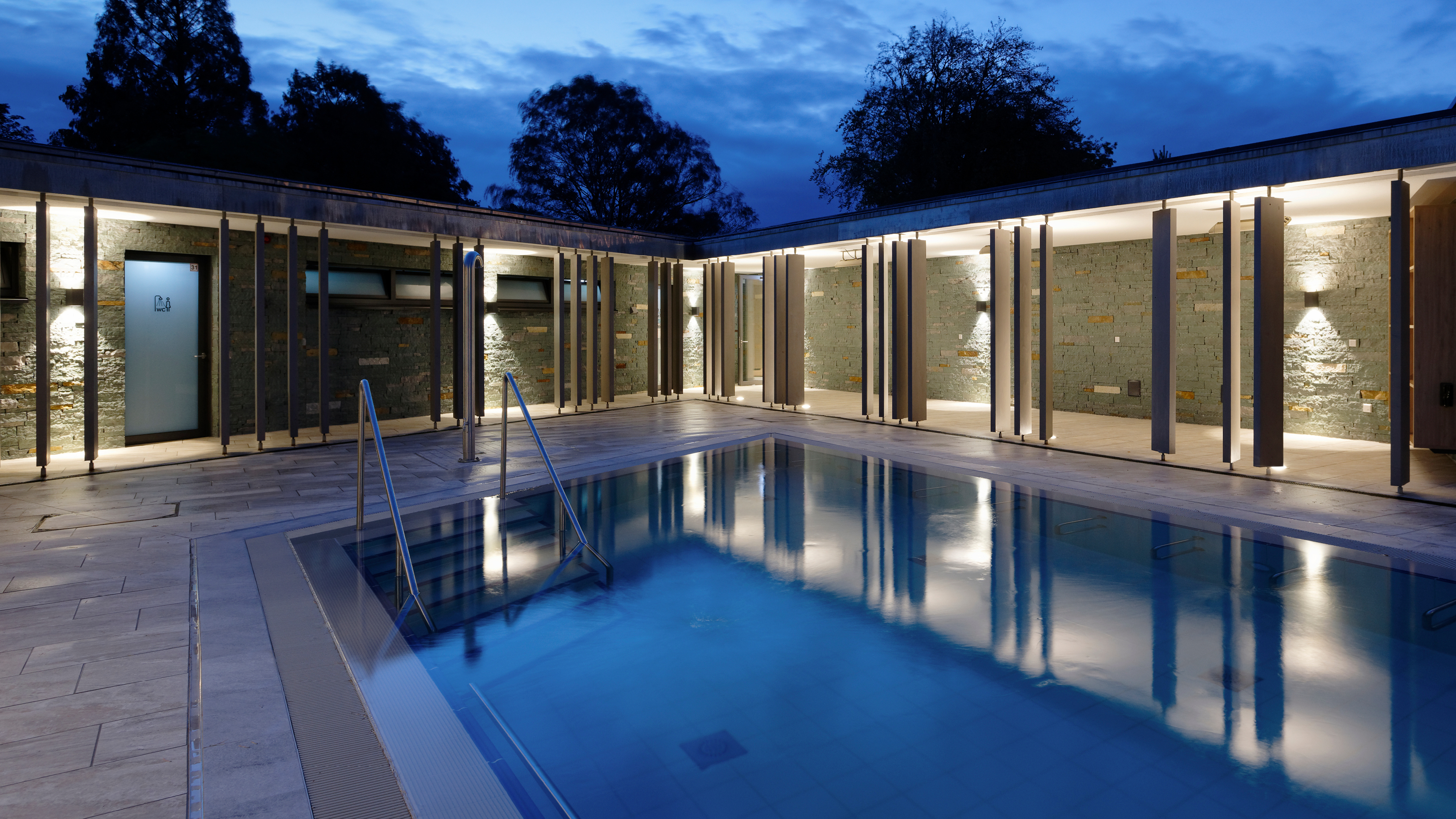 Wall luminaires with directed light · BEGA