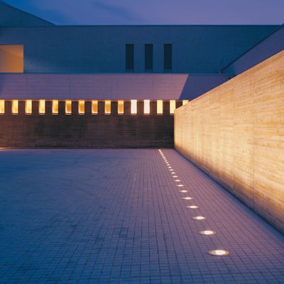 In-ground luminaires made of cast aluminium · BEGA