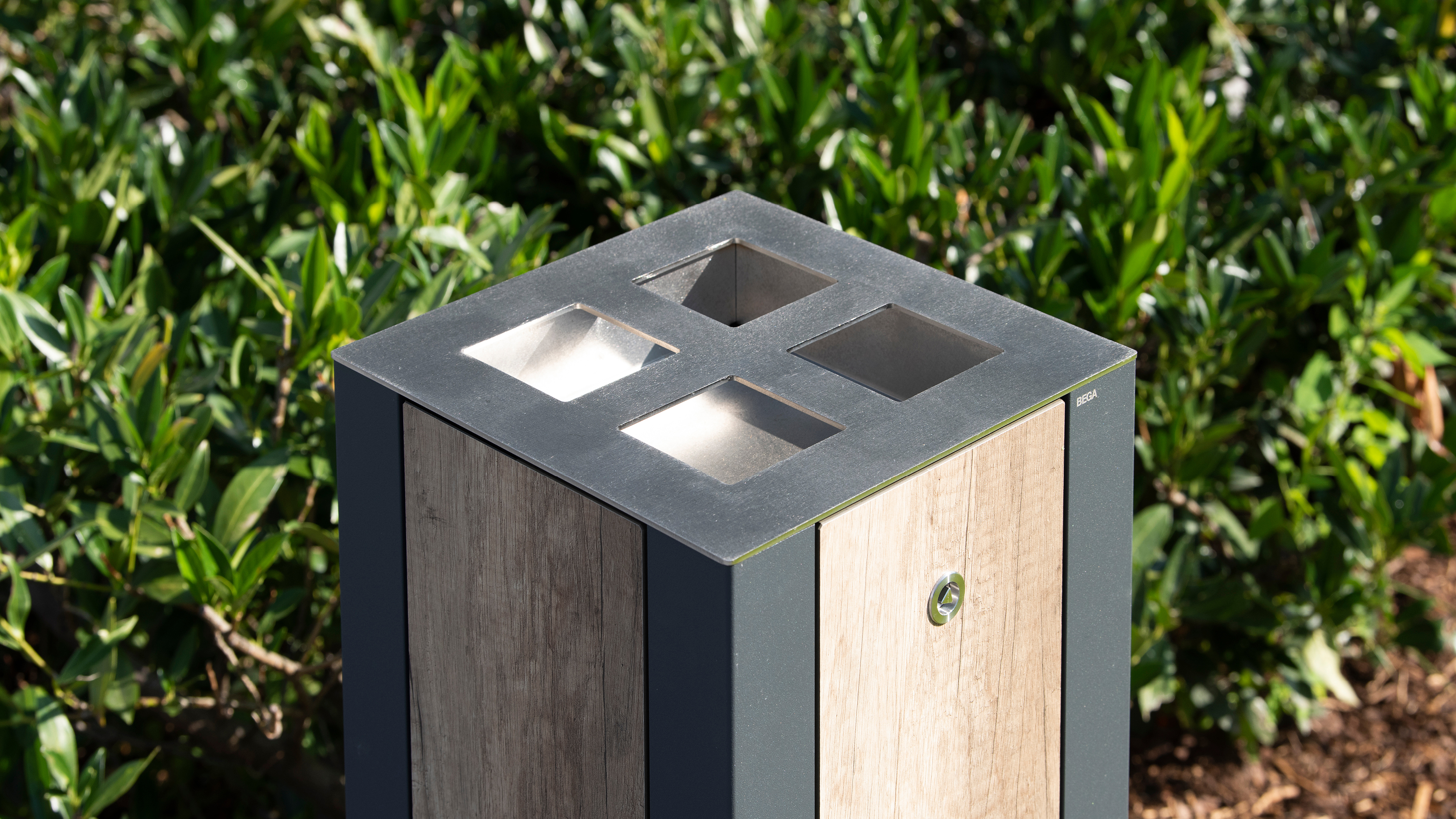 Upright ashtray · BEGA